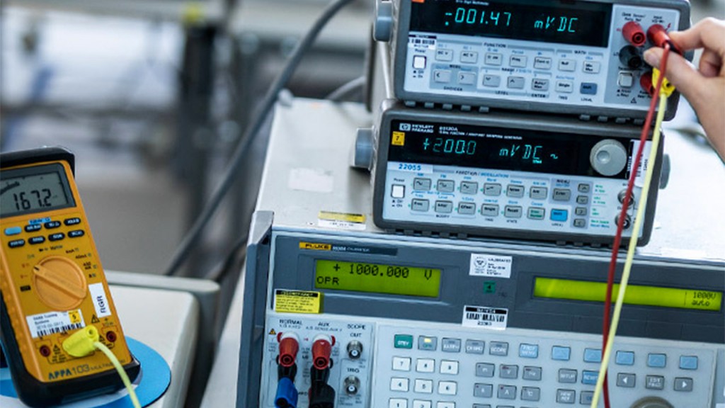 Amûrên Kalibrasyona Elektrîkê